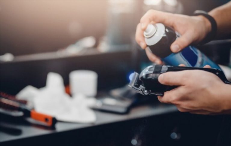 How to lubricate an electric razor properly? And what to use? | Style Recap